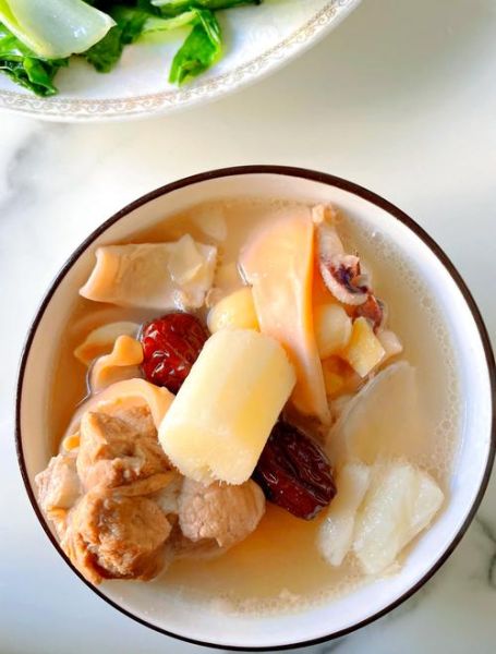 墨鱼干炖排骨怎么做_墨鱼干炖排骨功效-第3张图片-山城妙识