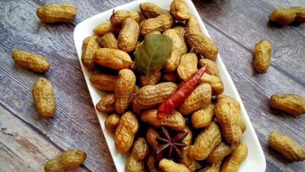 水煮五香花生米怎么做_水煮花生放什么香料-第3张图片-山城妙识