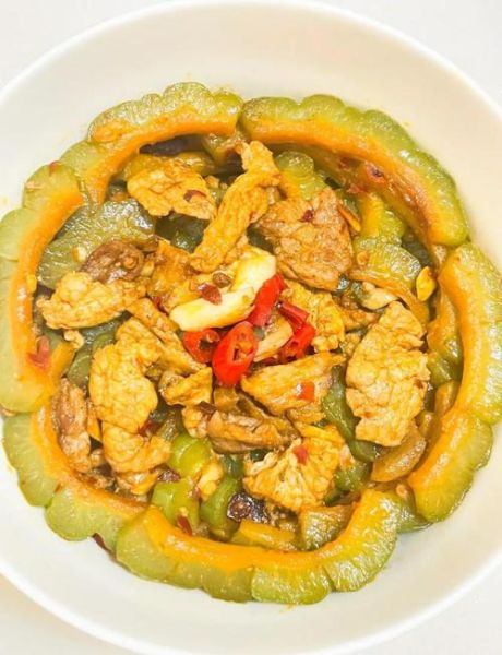 家常苦瓜炒肉怎么做_苦瓜炒肉先炒哪个-第3张图片-山城妙识