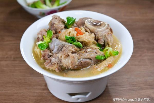 猪筒骨炖什么汤好喝_猪筒骨搭配什么食材最营养-第2张图片-山城妙识