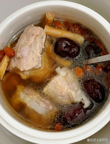 猪筒骨炖什么汤好喝_猪筒骨搭配什么食材最营养-第3张图片-山城妙识