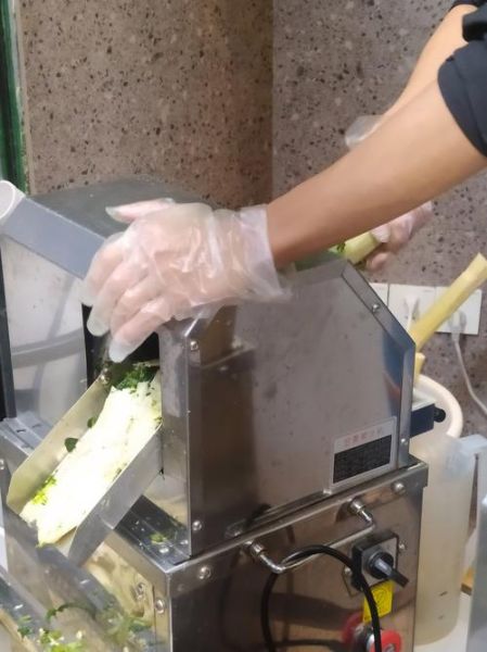 甘蔗汁怎么榨_甘蔗榨汁要不要去皮-第1张图片-山城妙识 甘蔗汁怎么榨_甘蔗榨汁要不要去皮-第1张图片-山城妙识