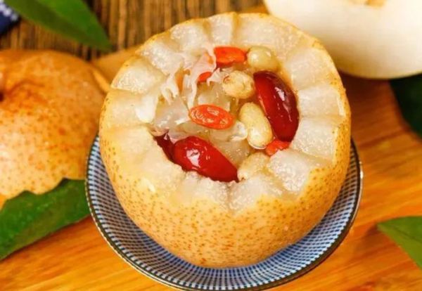 冰糖炖雪梨的做法_止咳润肺效果好吗-第3张图片-山城妙识