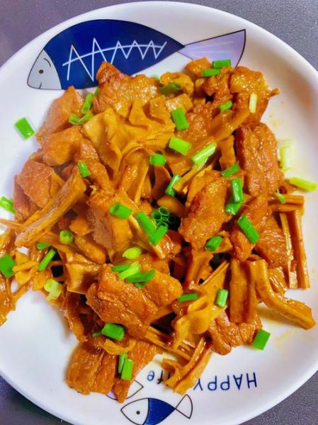 笋干红烧肉怎么做才好吃_笋干红烧肉的家常做法-第3张图片-山城妙识