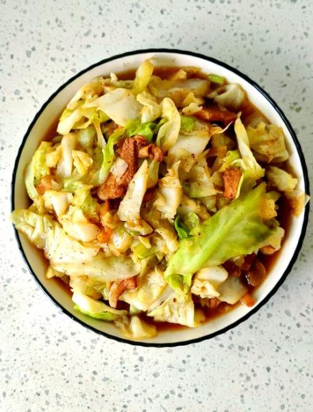 圆白菜炒肉怎么炒才好吃_圆白菜炒肉的家常做法-第1张图片-山城妙识 圆白菜炒肉怎么炒才好吃_圆白菜炒肉的家常做法-第1张图片-山城妙识