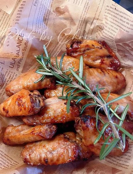 家庭版烤鸡翅怎么做_烤鸡翅腌制多久才入味-第1张图片-山城妙识