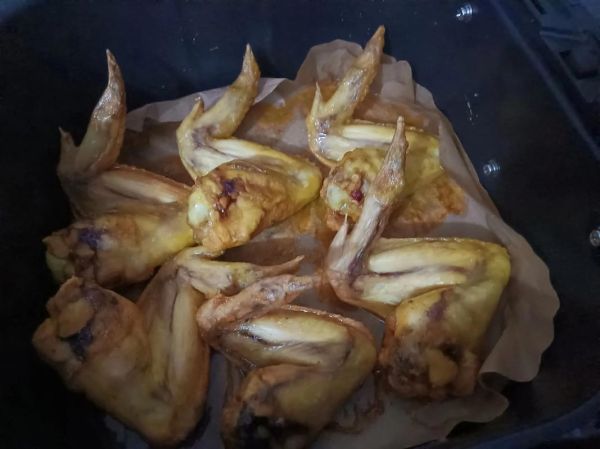 家庭版烤鸡翅怎么做_烤鸡翅腌制多久才入味-第3张图片-山城妙识