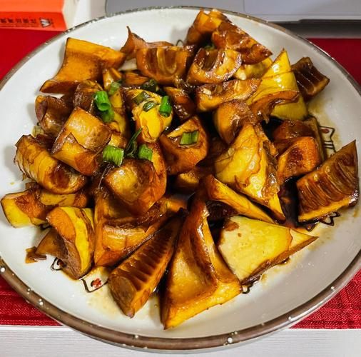 油焖冬笋怎么做简单又好吃_油焖冬笋的家常做法窍门-第3张图片-山城妙识