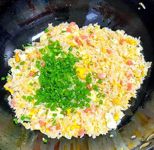 蛋炒饭怎么炒才粒粒分明_蛋炒饭用隔夜饭还是现煮饭-第3张图片-山城妙识