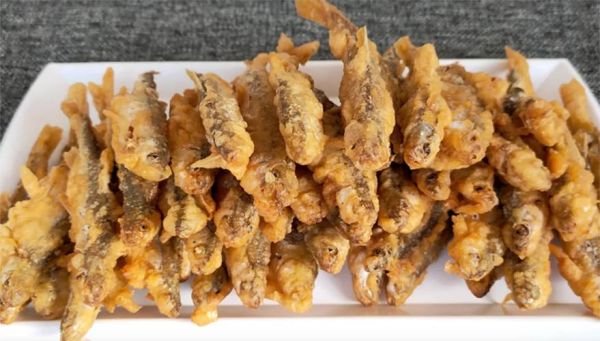 炸小鱼面粉淀粉比例_炸小鱼用什么粉更脆-第3张图片-山城妙识