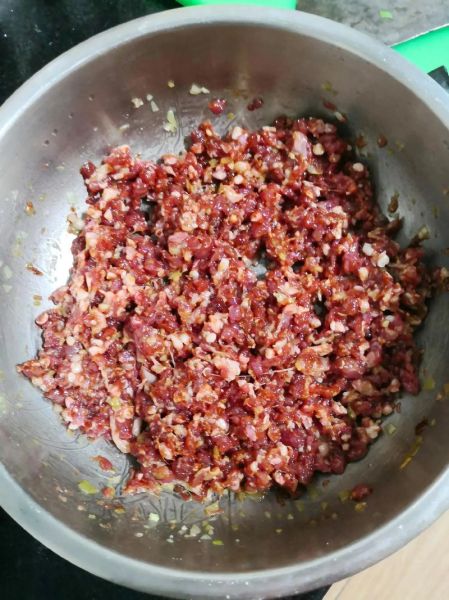 羊肉饺子馅怎么调不膻_羊肉饺子馅的做法大全窍门-第2张图片-山城妙识