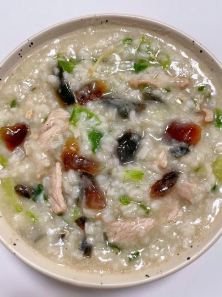 皮蛋瘦肉粥怎么做_皮蛋瘦肉粥家常做法视频教程-第2张图片-山城妙识