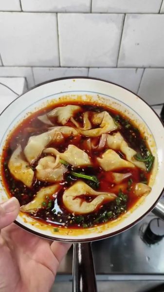 抄手馅怎么调才好吃_抄手馅的配料有哪些-第2张图片-山城妙识