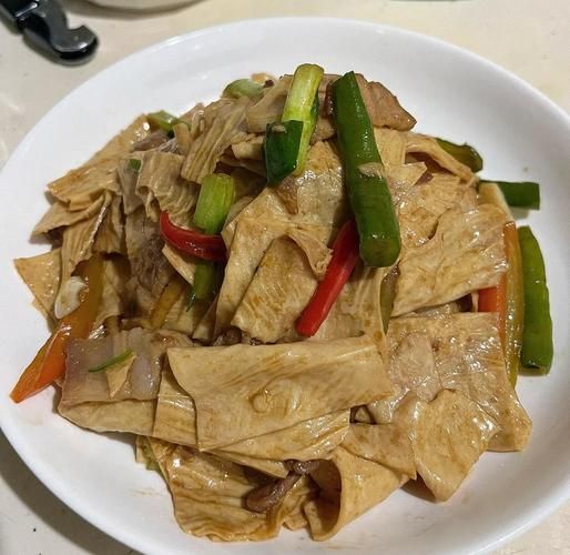 怎样炒豆腐皮好吃又嫩_豆腐皮怎么炒不碎-第1张图片-山城妙识