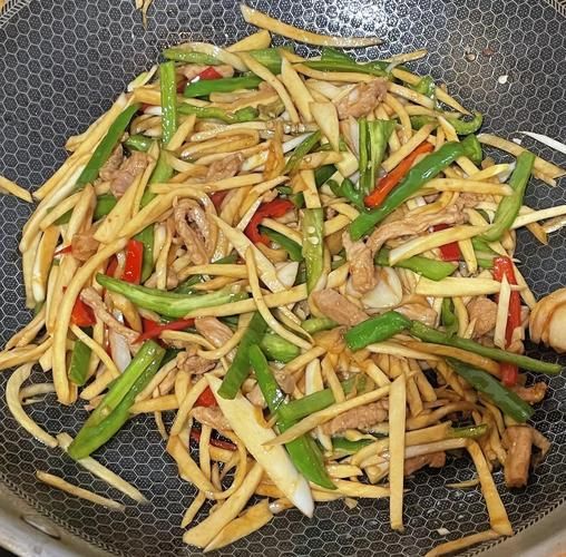 茭白炒肉丝要炒多久才熟_茭白炒肉丝几分钟出锅-第1张图片-山城妙识