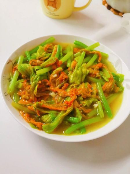 清炒南瓜花怎么做_清炒南瓜花要焯水吗-第1张图片-山城妙识