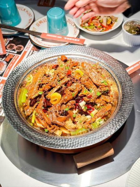 干锅鸭的做法_干锅鸭的配料有哪些-第2张图片-山城妙识