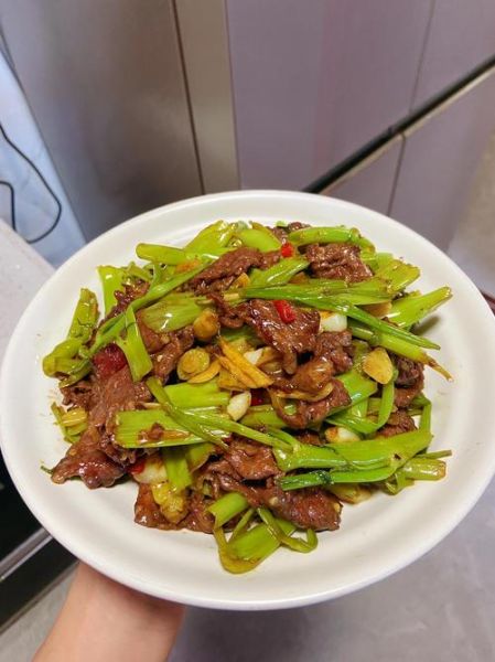 空心菜梗炒肉怎么做_空心菜梗炒肉先炒肉还是先炒菜梗-第1张图片-山城妙识 空心菜梗炒肉怎么做_空心菜梗炒肉先炒肉还是先炒菜梗-第1张图片-山城妙识