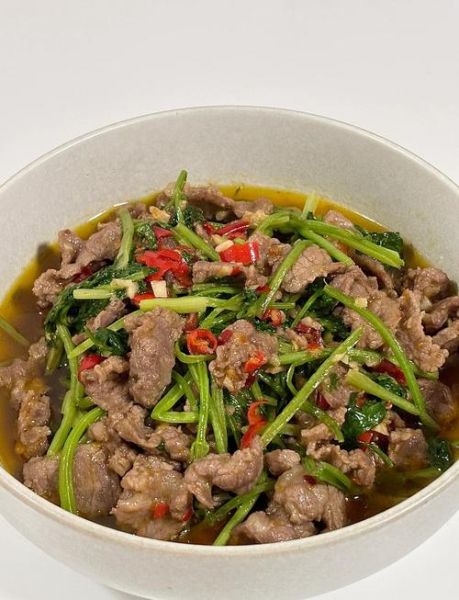 香菜炒牛肉怎么做_香菜炒牛肉用什么牛肉-第1张图片-山城妙识