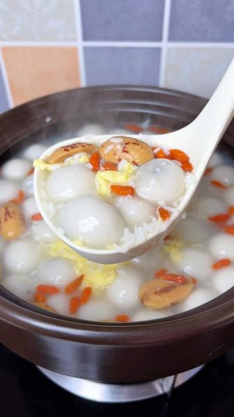 醪糟汤圆怎么煮不破皮_醪糟汤圆要煮多久才熟-第3张图片-山城妙识