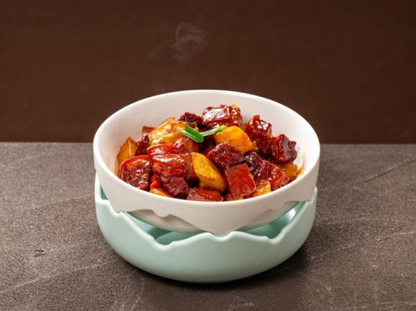 红烧肉烧土豆怎么做_红烧肉烧土豆先放什么-第3张图片-山城妙识 红烧肉烧土豆怎么做_红烧肉烧土豆先放什么-第3张图片-山城妙识