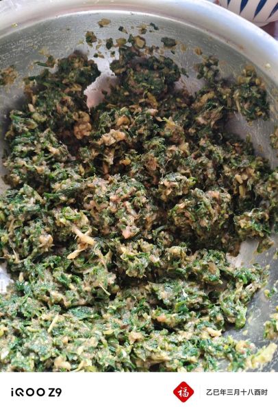 荠菜肉饺子馅怎么做_荠菜饺子馅怎么调才鲜嫩-第3张图片-山城妙识