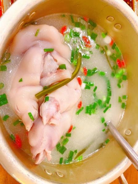 秋季猪蹄煲汤最佳搭配_什么食材最滋补不上火-第2张图片-山城妙识 秋季猪蹄煲汤最佳搭配_什么食材最滋补不上火-第2张图片-山城妙识