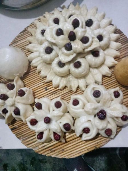 枣花馍的做法大全视频_枣花馍怎么蒸才松软-第3张图片-山城妙识