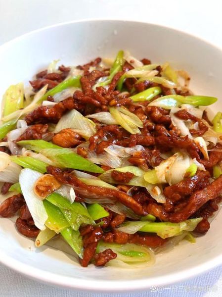 大葱炒肉丝怎么炒好吃_大葱炒肉丝的家常做法-第2张图片-山城妙识