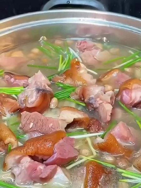 猪蹄怎么煮才软糯_猪蹄去腥增香的秘诀-第1张图片-山城妙识