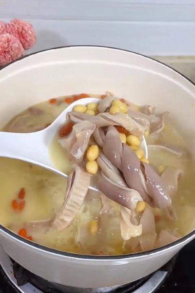 炖猪肚汤的做法大全_猪肚汤怎么炖才白又浓-第1张图片-山城妙识