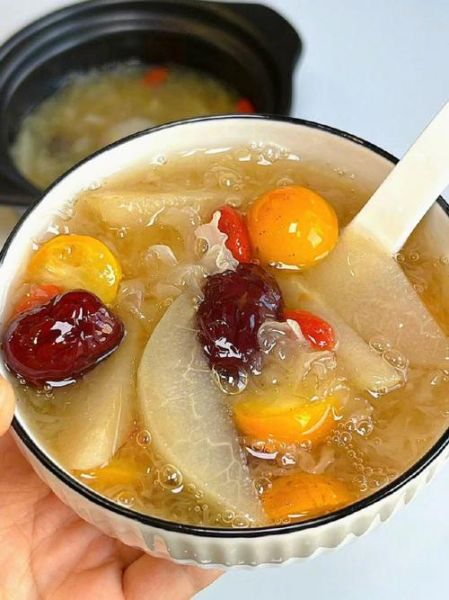 银耳雪梨汤怎么煮浓稠好喝_银耳雪梨汤做法窍门-第3张图片-山城妙识