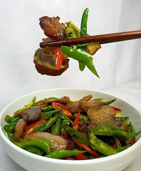 葱爆肉怎么做才嫩_家常葱爆肉先炒肉还是先炒葱-第1张图片-山城妙识 葱爆肉怎么做才嫩_家常葱爆肉先炒肉还是先炒葱-第1张图片-山城妙识