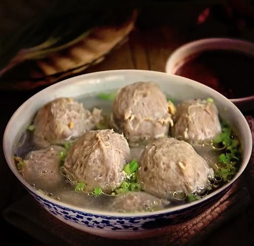 撒尿牛丸怎么做_撒尿牛丸馅料怎么调-第1张图片-山城妙识