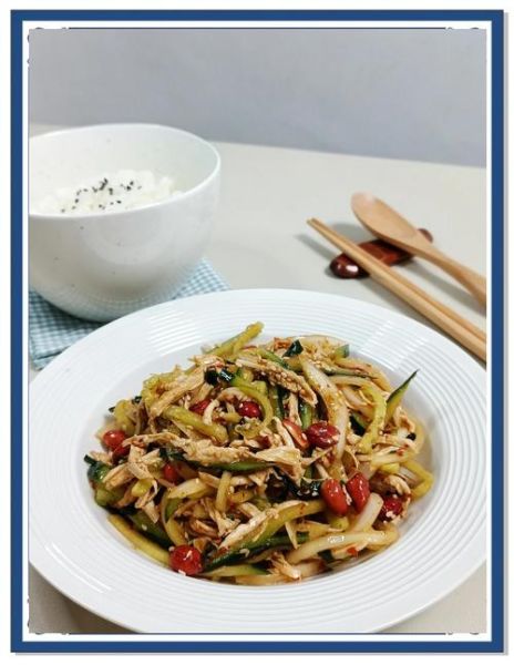 凉拌鸡丝怎么做_凉拌鸡丝家常做法-第2张图片-山城妙识