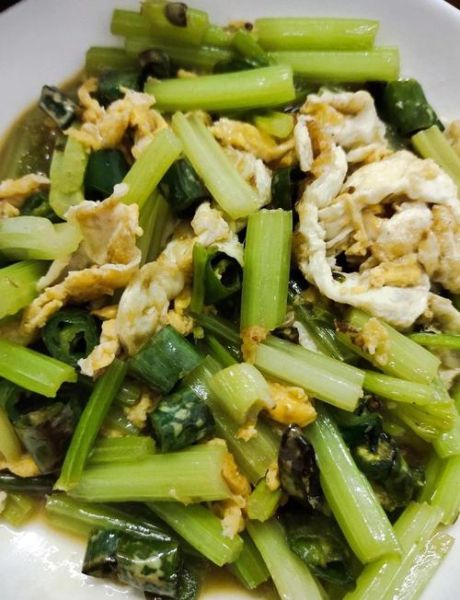 芹菜叶炒鸡蛋不能和什么一起吃_哪些人不能吃-第3张图片-山城妙识 芹菜叶炒鸡蛋不能和什么一起吃_哪些人不能吃-第3张图片-山城妙识