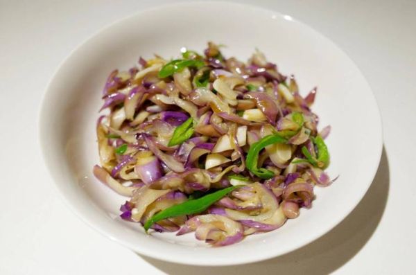 茄子炒尖椒怎么做_茄子炒尖椒用不用焯水-第3张图片-山城妙识