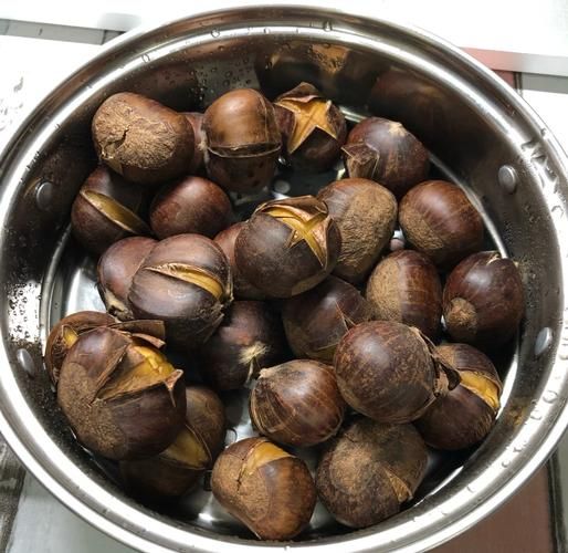 水煮板栗怎么煮好吃_水煮板栗的做法窍门-第1张图片-山城妙识