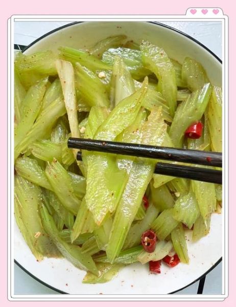 凉拌西芹怎么做_凉拌西芹焯水几分钟-第2张图片-山城妙识
