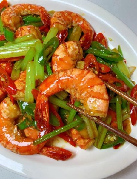 芹菜香辣虾怎么做_芹菜香辣虾的家常做法-第2张图片-山城妙识