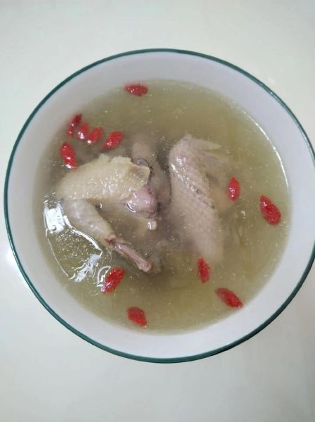 鸽子汤怎么炖最补气血_鸽子汤适合什么人喝-第2张图片-山城妙识 鸽子汤怎么炖最补气血_鸽子汤适合什么人喝-第2张图片-山城妙识