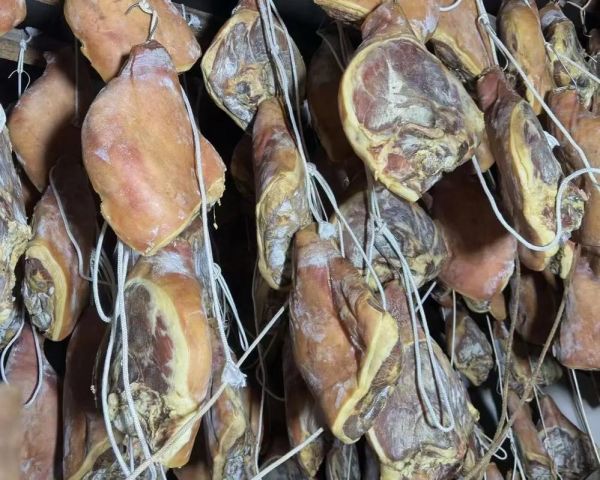 火腿怎么腌制不咸不臭_火腿腌制去腥减盐技巧-第1张图片-山城妙识