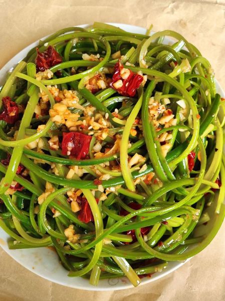 蒜苔怎么腌制好吃_蒜苔腌制做法大全-第1张图片-山城妙识