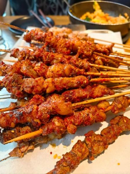 烤羊肉串买哪个部位的肉_羊腿肉还是羊肩肉-第2张图片-山城妙识