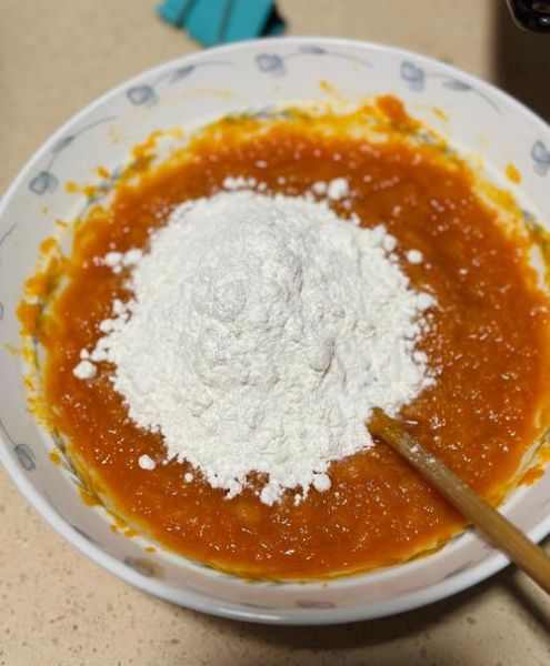 炸南瓜饼可以用面粉吗_用什么粉更酥脆-第1张图片-山城妙识