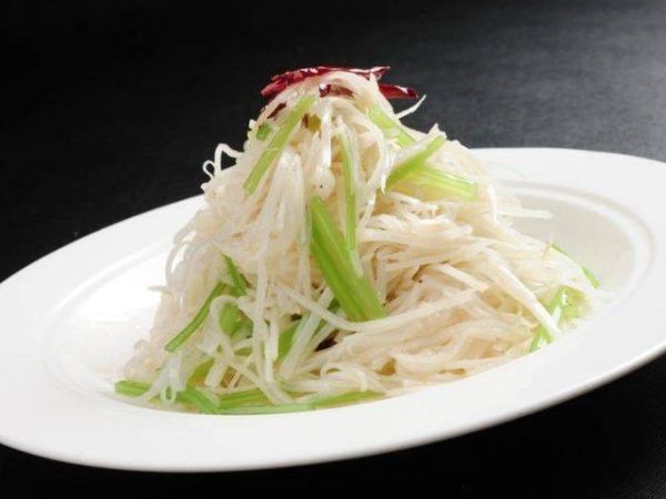 炒白萝卜丝热量是多少_减肥能吃吗-第2张图片-山城妙识