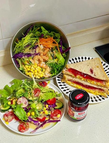 草莓酱搭配什么吃_早餐怎么吃-第1张图片-山城妙识