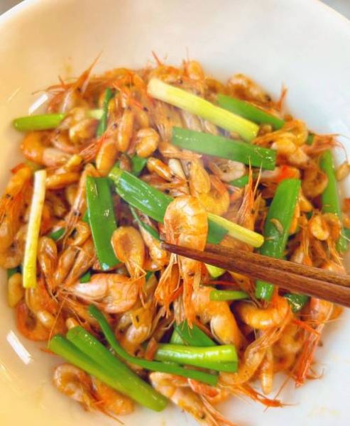 小河虾怎么炒好吃_小河虾炒之前要不要焯水-第1张图片-山城妙识 小河虾怎么炒好吃_小河虾炒之前要不要焯水-第1张图片-山城妙识