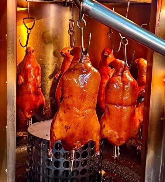 脆皮烤鸭怎么做_烤鸭皮脆的秘诀-第3张图片-山城妙识