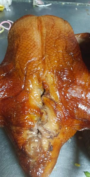 脆皮烤鸭怎么做_烤鸭皮脆的秘诀-第2张图片-山城妙识